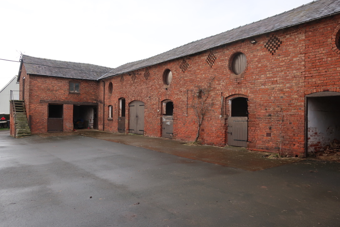 Higher Barn Farm - LiveryList