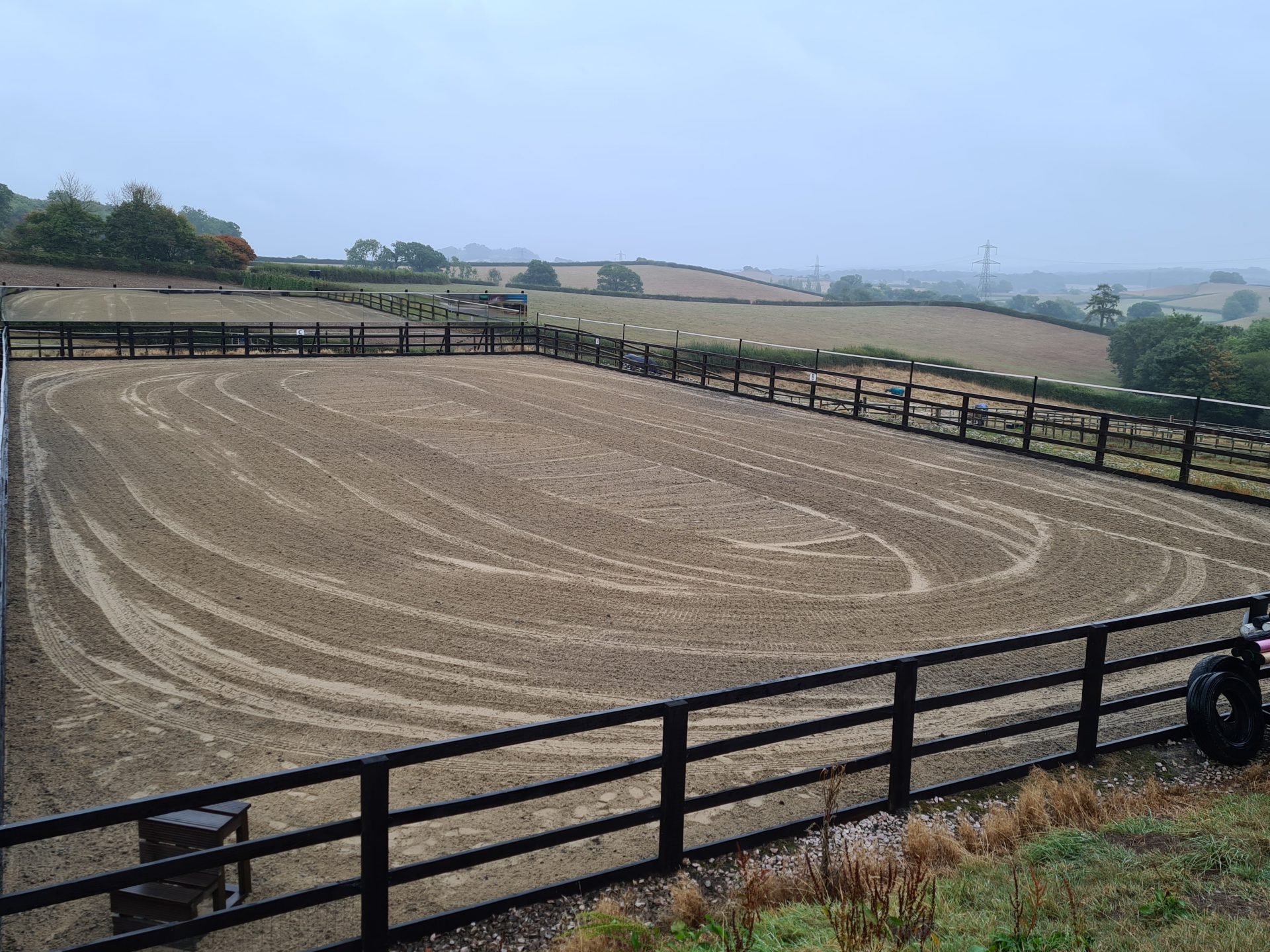Lower Down Farm - LiveryList